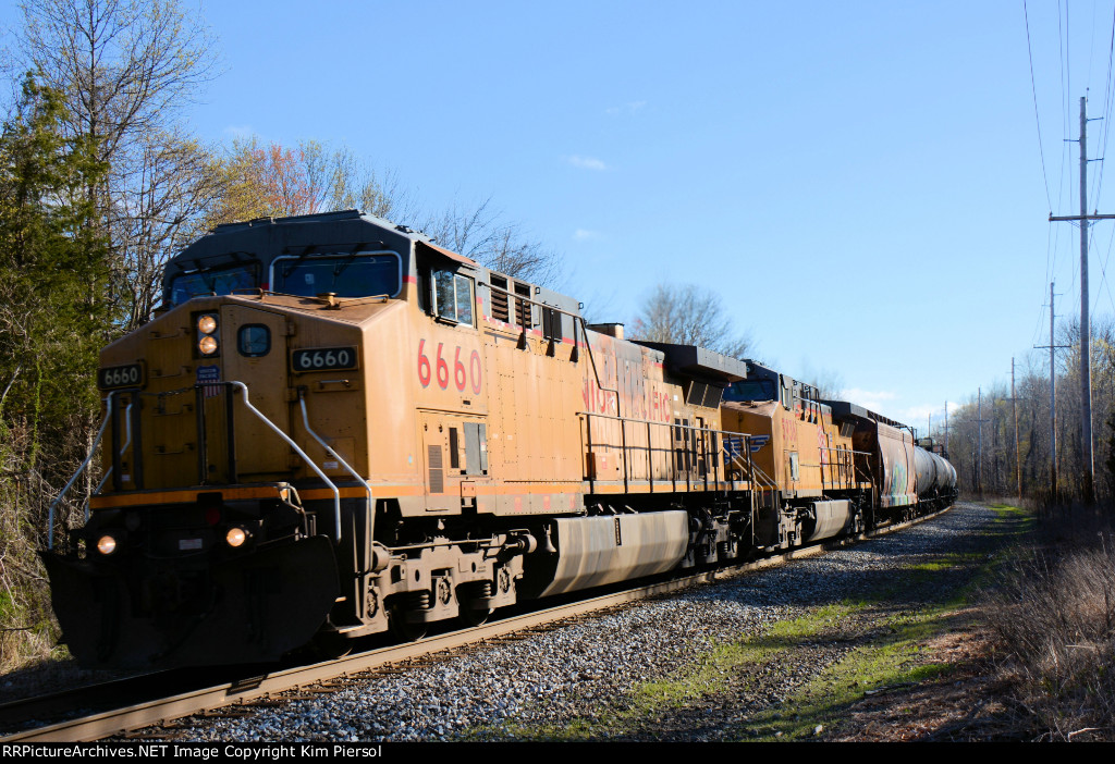 UP 6660 CSX Train Crude Oil Loads